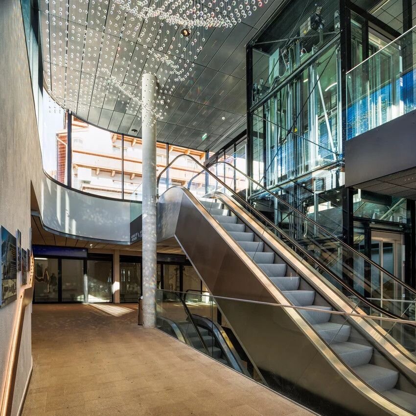 Underground train - Discover now